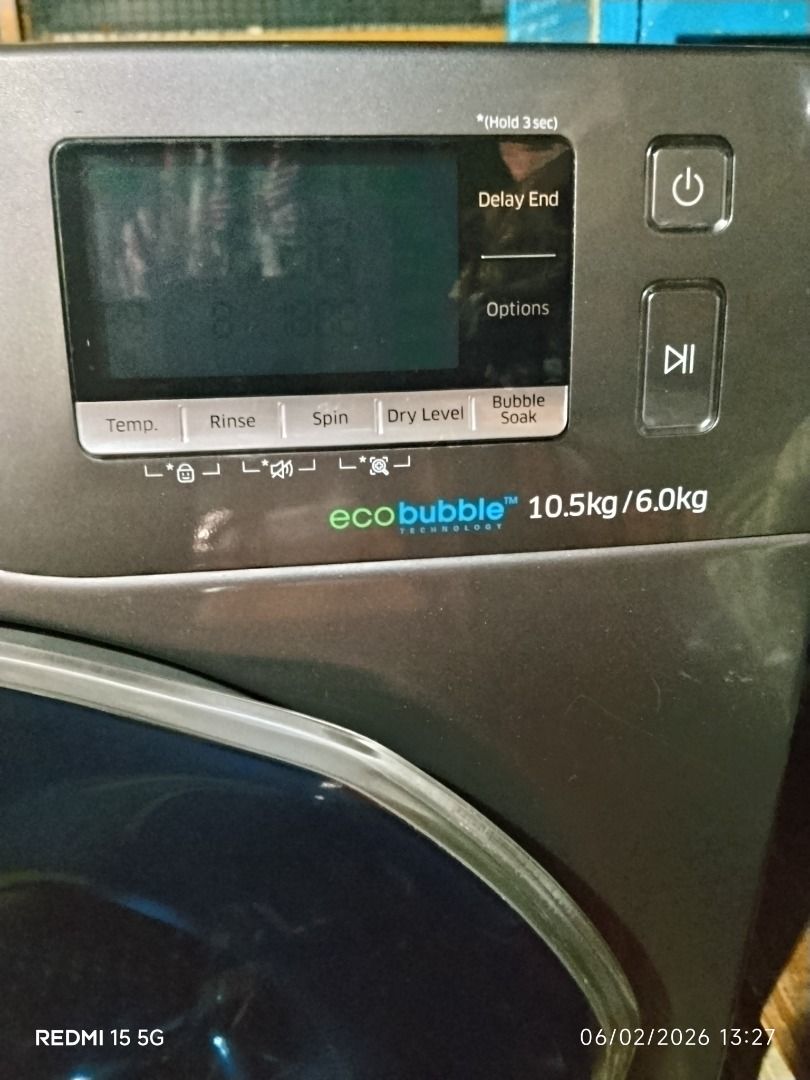 Selling Samsung eco bubble tech. 10kg, TV & Home Appliances, Washing ...