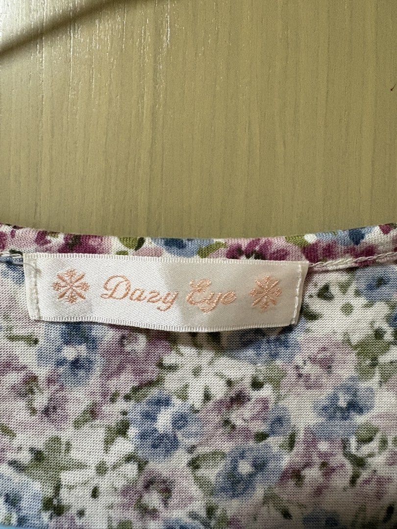 正版日本牌子🇯🇵Dazy Eye復古碎花背心 ～ Vintage retro floral pattern sleeveless top ...