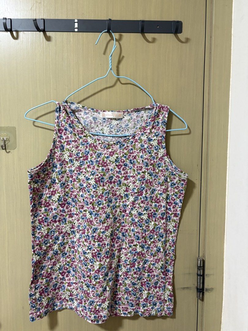正版日本牌子🇯🇵Dazy Eye復古碎花背心 ～ Vintage retro floral pattern sleeveless top ...