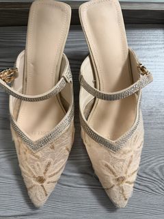 (著過一次) 香檳色heels 38號, 女裝, 鞋, 高跟鞋 - Carousell