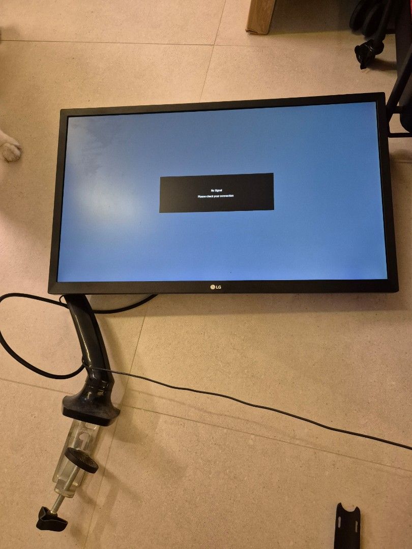 LG 24" Computer Monitor with monitor arm, Computers & Tech, Parts ...