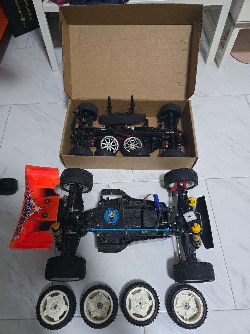 Tamiya Manta ray (DF01) and R3G Touring Car RC rollers., Toys ...