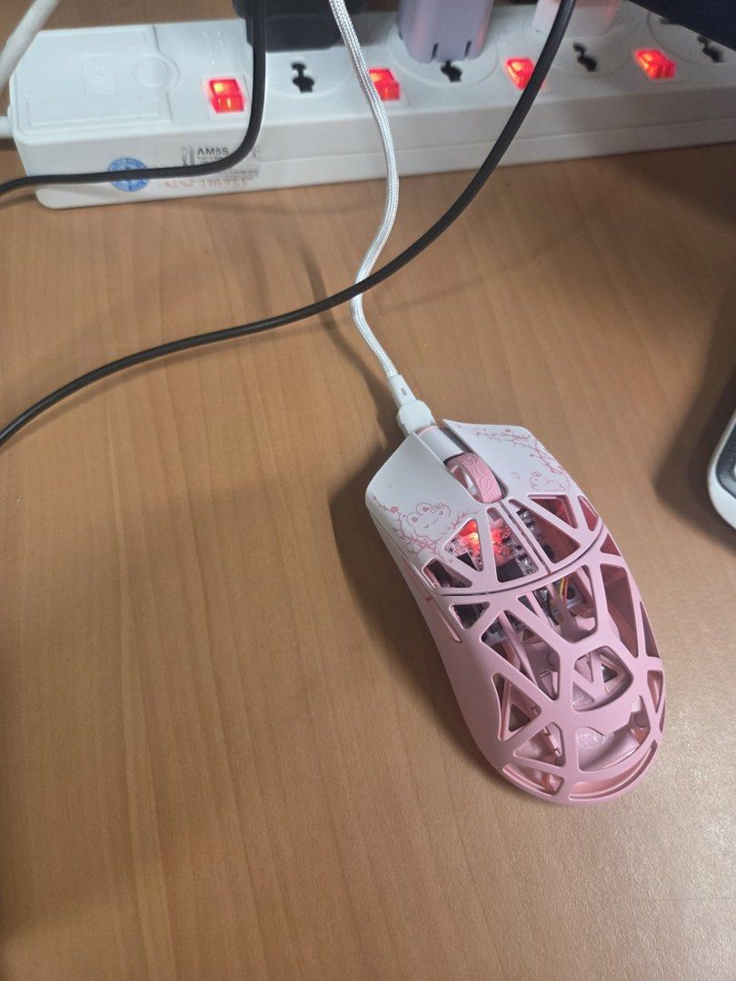 Brand new WLMouse Mini Pro Limited Rabit Edition, Computers & Tech ...