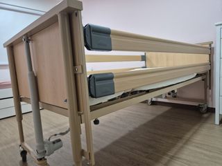 T Motion Electric Hospital Bed with Remote Control, Furniture & Home ...