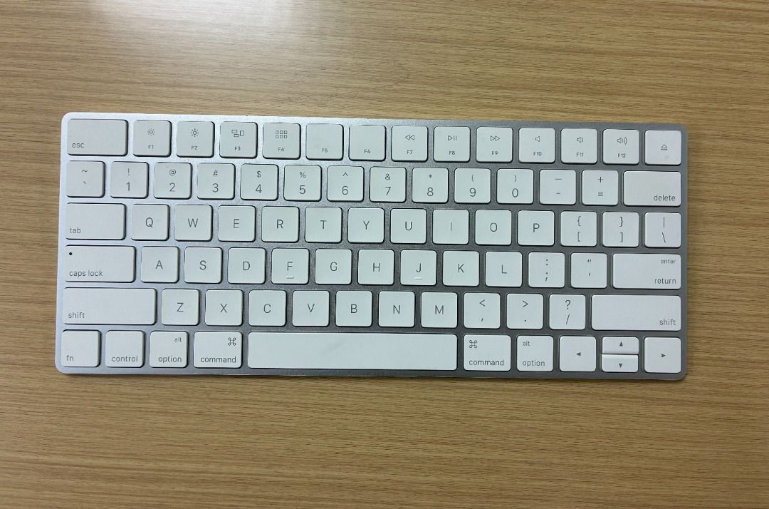 Apple Magic Keyboard A1644 Wireless Bluetooth, 家庭電器, 電視 & 其他娛樂, 電視組件及配件 ...
