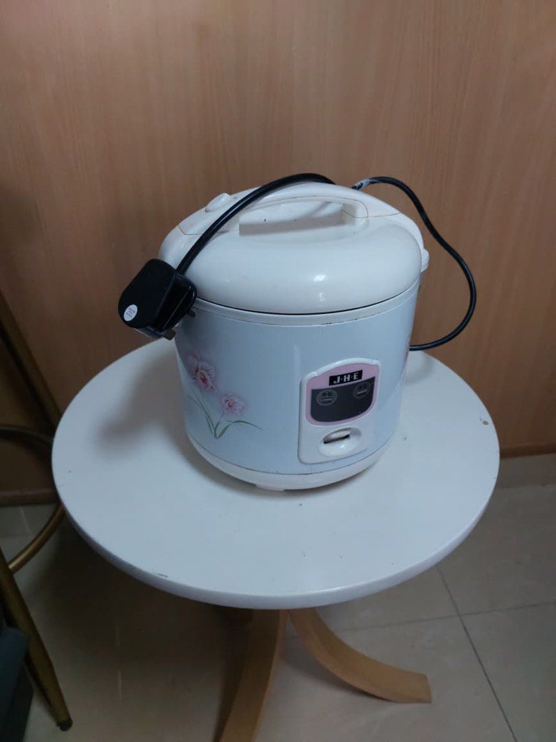 JHE Rice Cooker with Floral Design, 家庭電器, 廚房電器, 鍋具 - Carousell