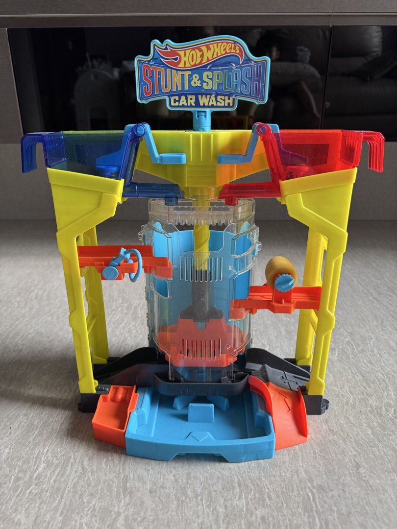 Hot Wheels Stunt & Splash Car Wash Playset, Toys & Collectibles, Toys ...
