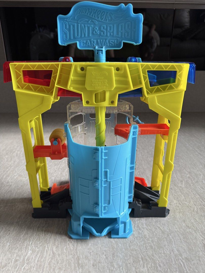 Hot Wheels Stunt & Splash Car Wash Playset, Toys & Collectibles, Toys ...