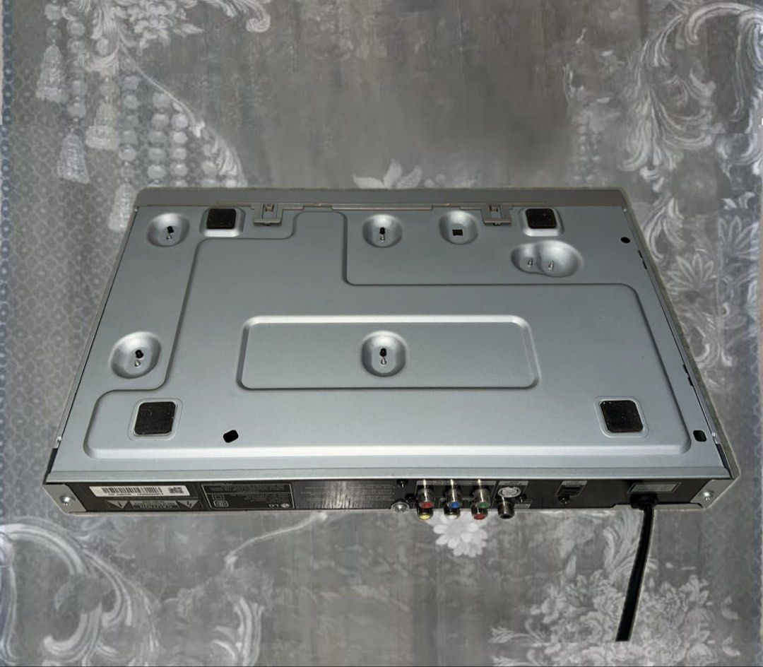 LG DVD 播放機 連遙控, 家庭電器, 電視 & 其他娛樂, 電視組件及配件 - Carousell