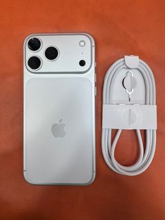 iPhone 17 Pro Max 鏡頭保護貼 兩張, 手提電話, 手機, iPhone, iPhone 17 Series - Carousell