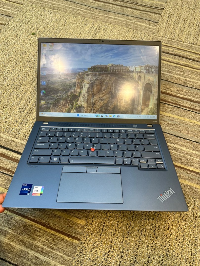 Full HD Touchscreen Display Lenovo ThinkPad T14s Laptop| 12th ...