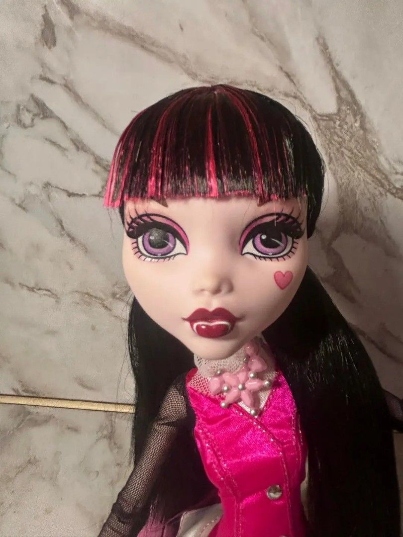 Monster High Draculaura Doll, Hobbies & Toys, Toys & Games on Carousell
