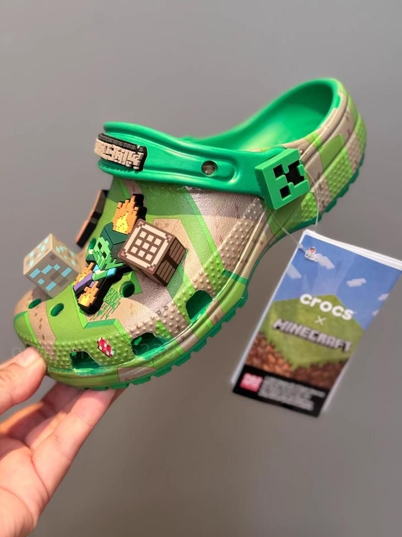 Crocs X Minecraft 兒童涼鞋 舒適爆款, 兒童＆孕婦用品, 嬰兒及小童流行時尚 - Carousell