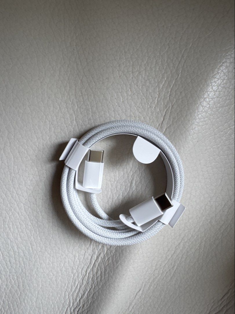 Apple brand Braided USB-C to USB-C Cable (authentic), 手提電話, 電話及其他裝置配件 ...