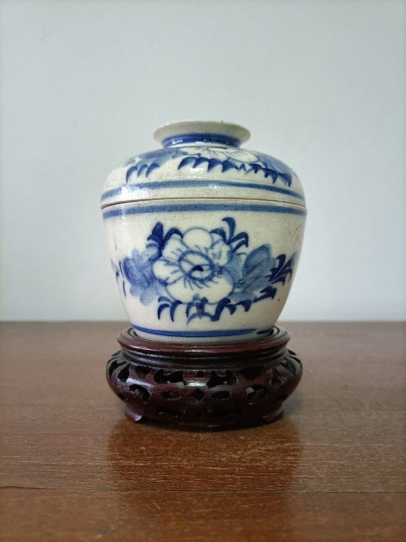 Blue and White Floral Ceramic Jar Original Condition, Hobbies & Toys ...