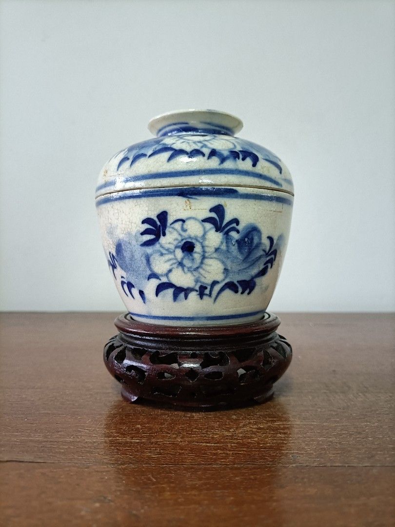 Blue and White Floral Ceramic Jar Original Condition, Hobbies & Toys ...