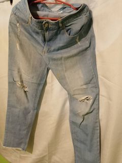 Light Wash Ripped Denim Jeans, Women's Fashion, Bottoms, Jeans on Carousell