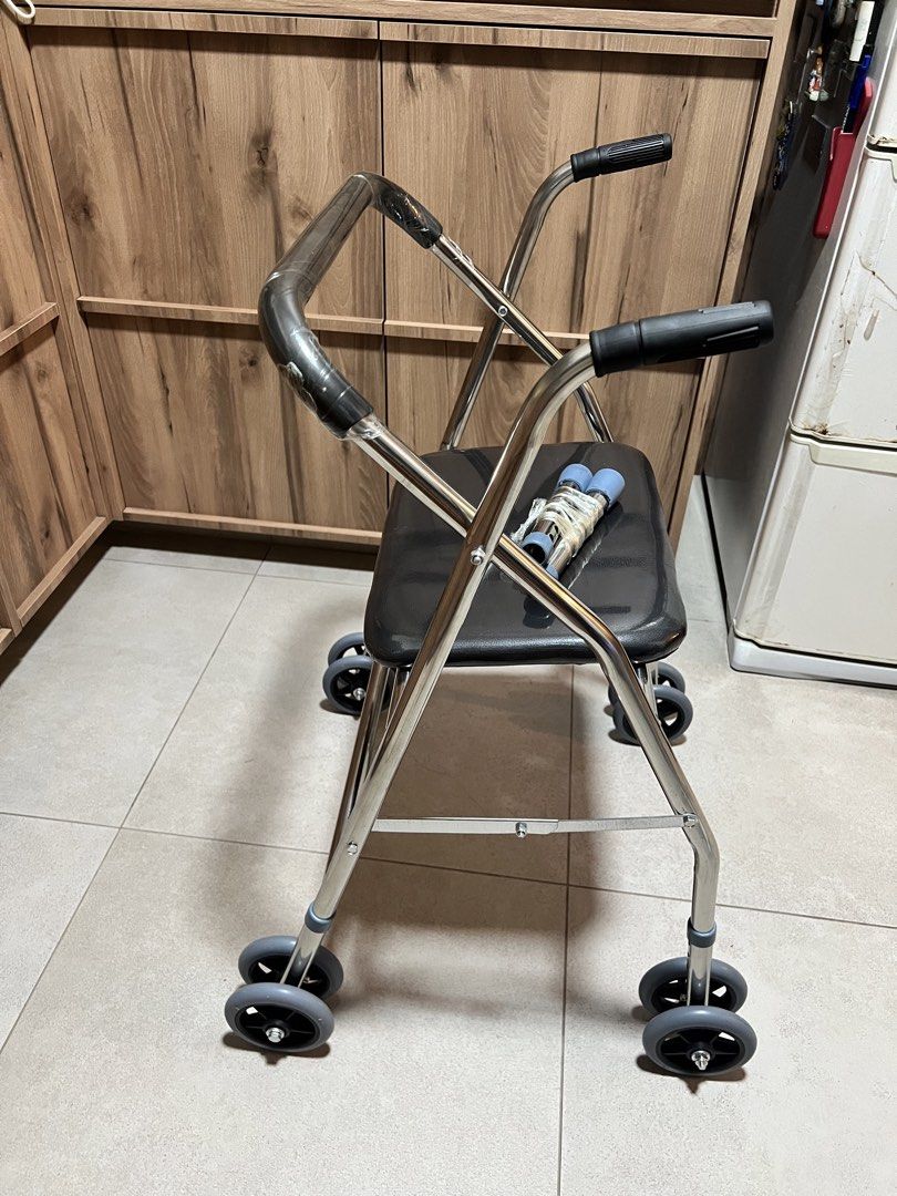 4-Wheel Walker with Seat, Health & Nutrition, Assistive & Rehabilatory ...
