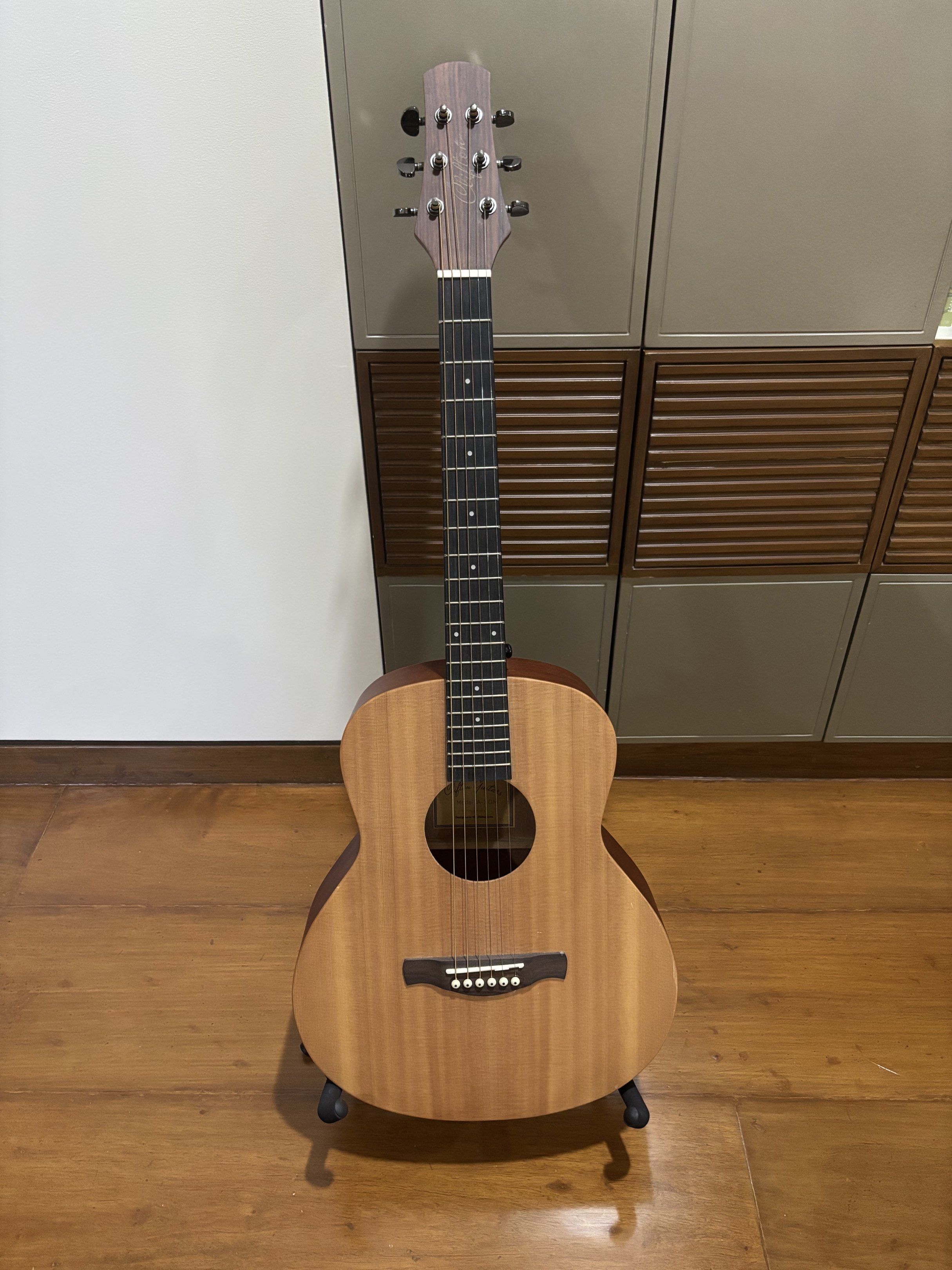 Clifton A Series GS Mini Acoustic Guitar with Gig Bag, Hobbies & Toys ...