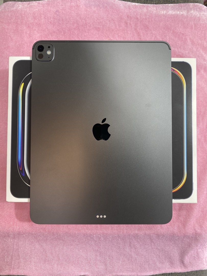 iPad Pro 13” 2025 (Gen 8) M5 256GB WiFi Space Black , 100% Battery ...