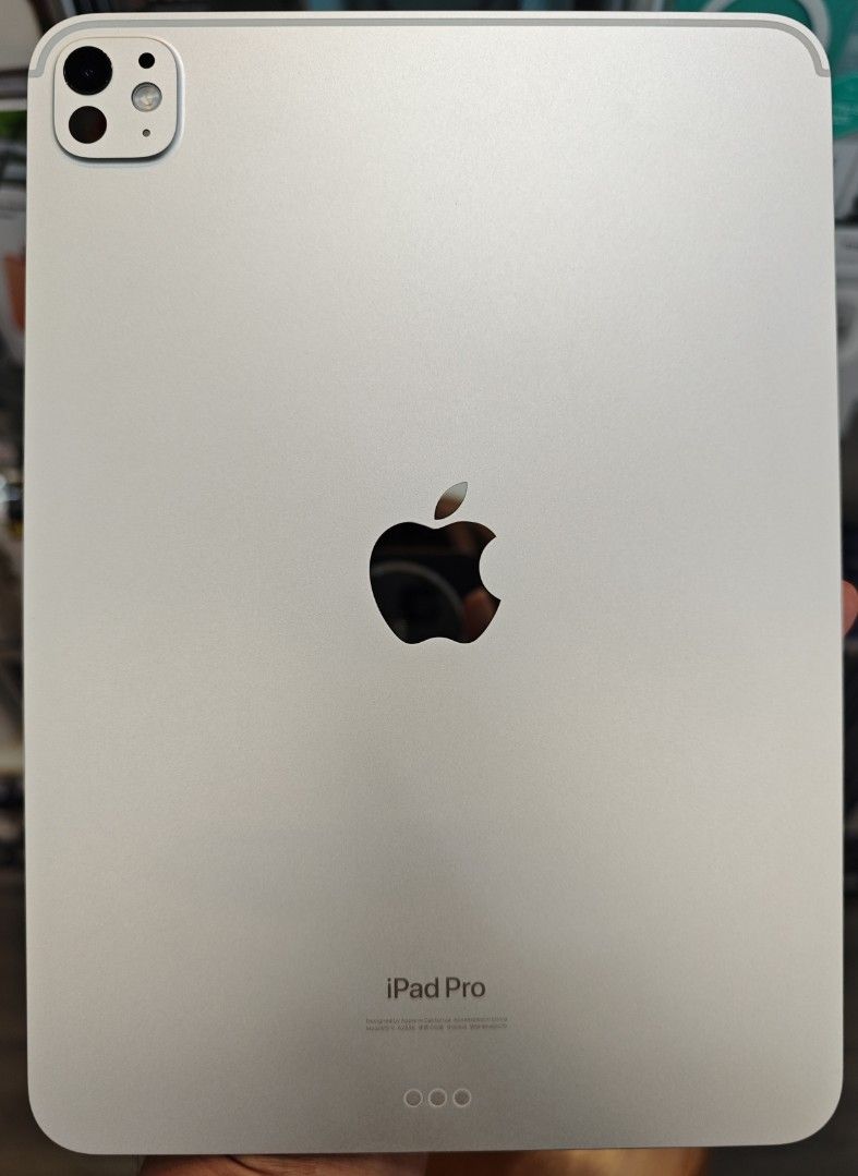 iPad Pro (M4) 11" WiFi (2024) 256GB Silver, Mobile Phones & Gadgets ...