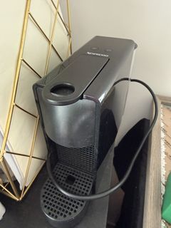Nespresso Atelier Coffee Machine with Capsule Holder, 家庭電器, 廚房電器, 咖啡機及 ...