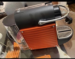 Nespresso coffee machine D62 Pixie, 家庭電器, 廚房電器, 咖啡機及咖啡壺 - Carousell