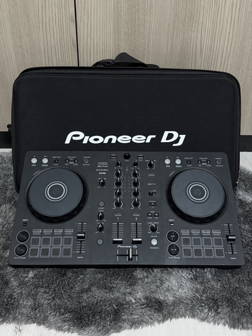 Pioneer DDJ-FLX4 DJ Controller with Case, Audio, Other Audio Equipment ...