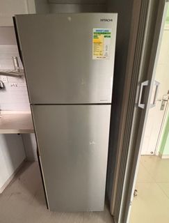 HITACHI Fridge 雪櫃, 家庭電器, 廚房電器, 雪櫃及冰櫃 - Carousell