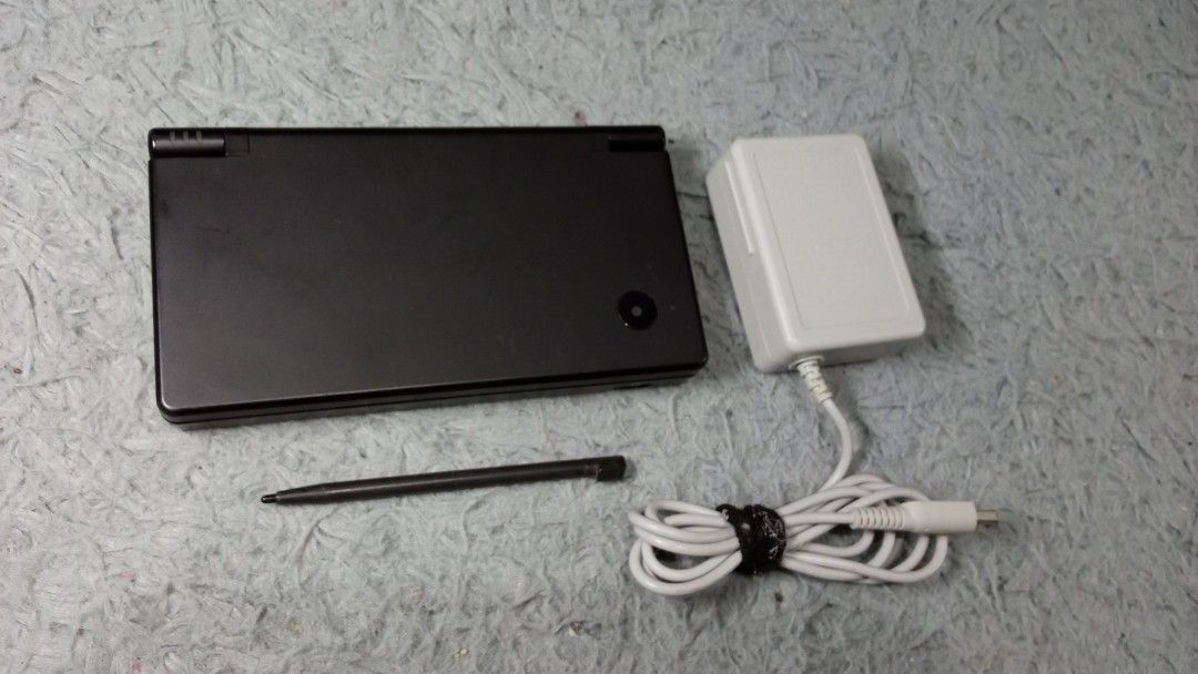 Nintendo DSi JB Full of games, Video Gaming, Video Game Consoles ...