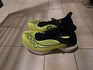 Saucony Endorphin Pro 4 Carbon plated running shoes, Men's Fashion ...