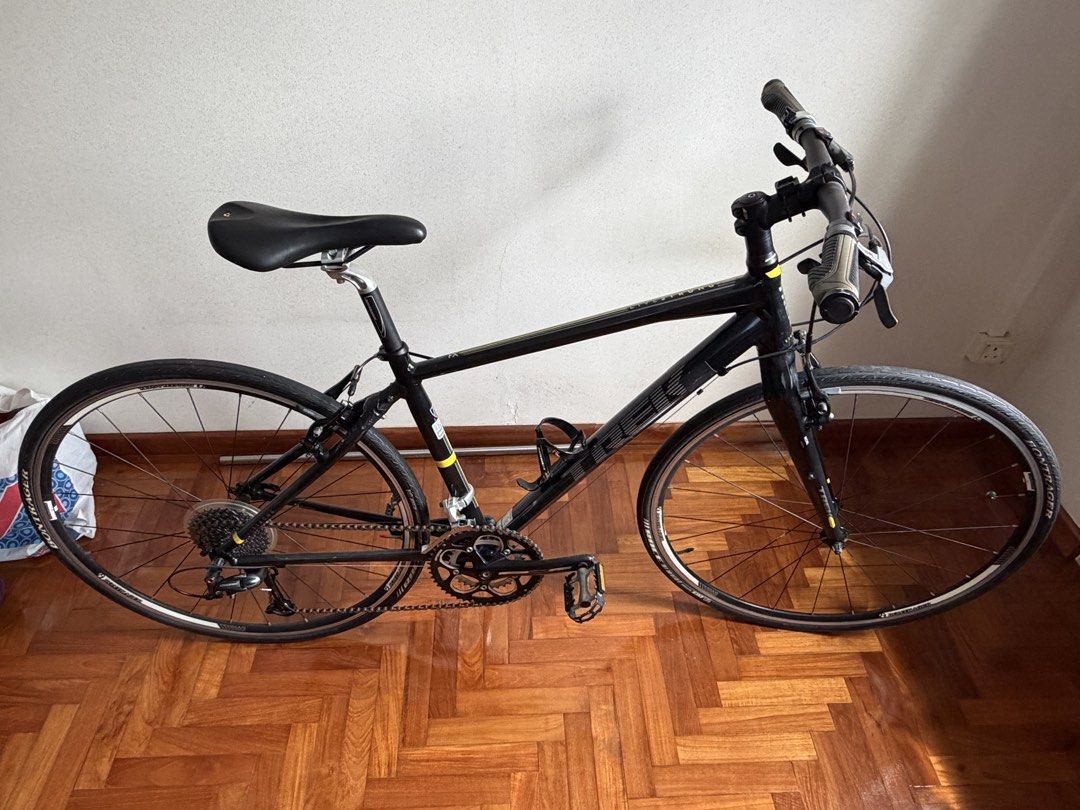 Trek FX 2 Hybrid Bike, Sports Equipment, Bicycles & Parts, Bicycles on ...