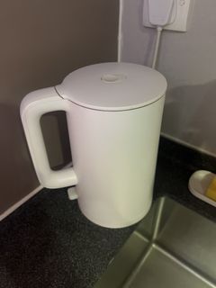 Black & Decker Stainless Steel Electric Kettle, 家庭電器, 廚房電器, 水壺 - Carousell
