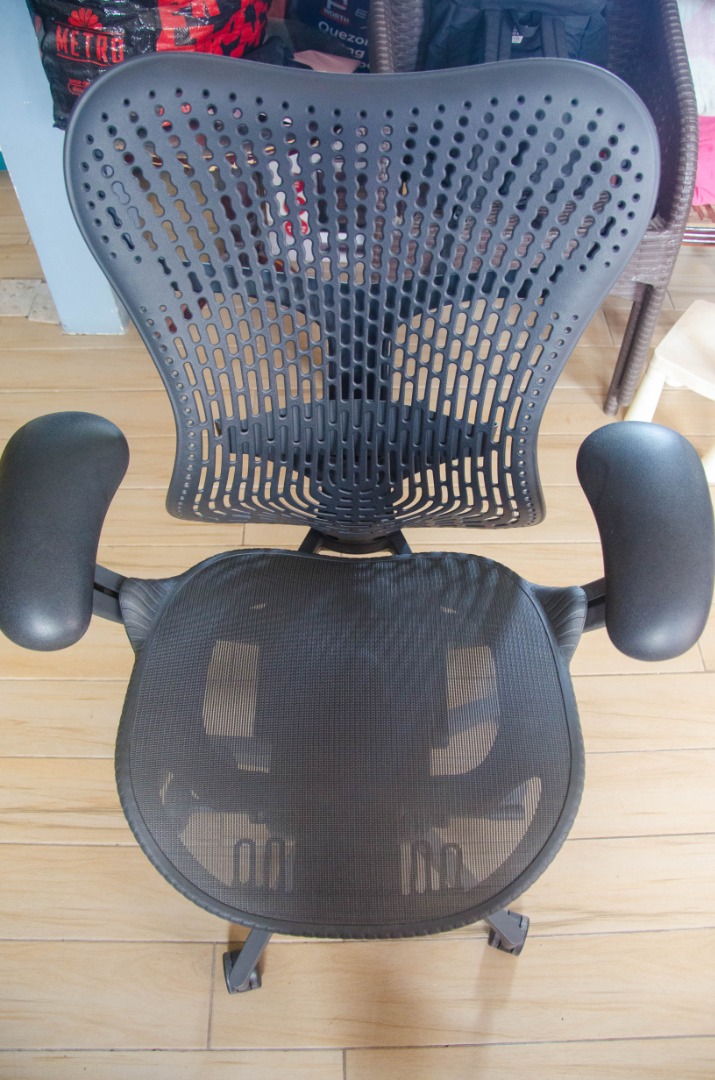 Herman Miller Mirra V2 Chair, Furniture & Home Living, Furniture ...