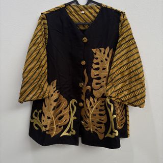 Outer batik, Fesyen Wanita, Pakaian Wanita, Atasan di Carousell