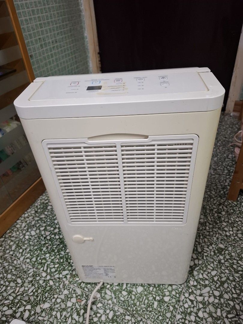 SHARP DW-D12A-W 抽濕機, 家庭電器, 空氣清新機及抽濕機 - Carousell