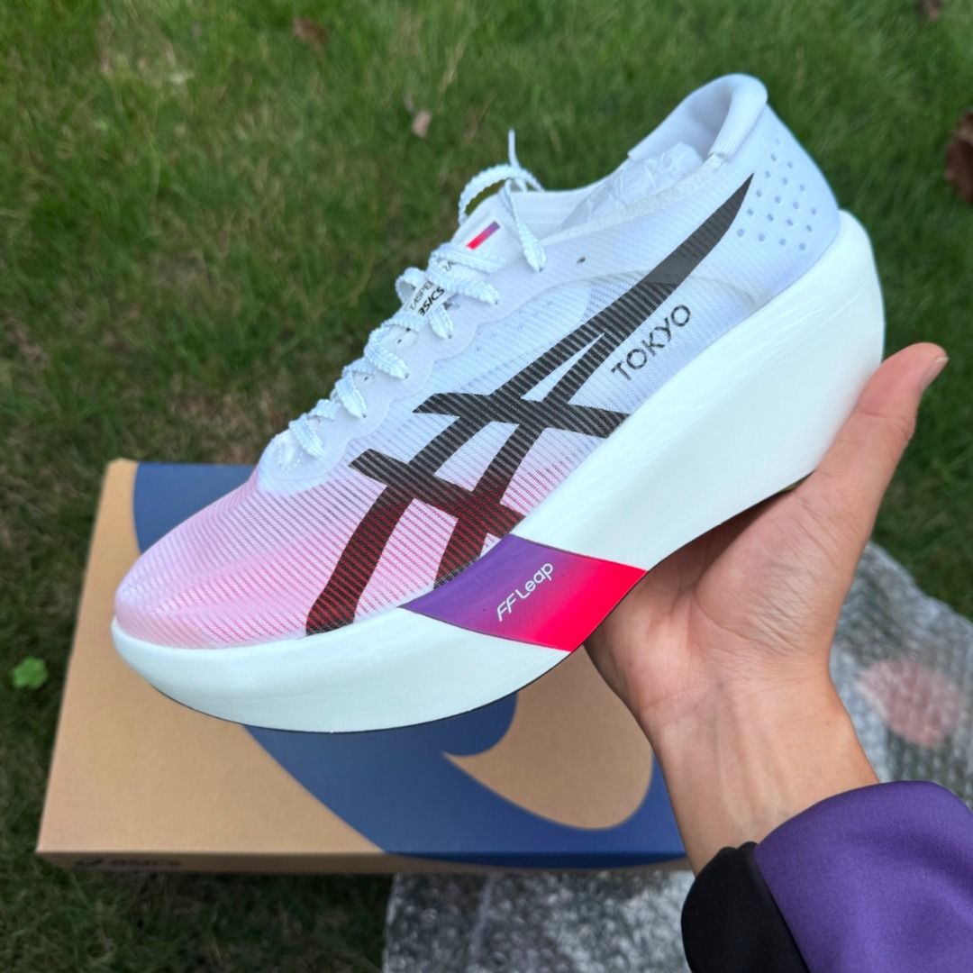 ASICS Tokyo METASPEED RAY, Women's Fashion, Footwear, Sneakers on Carousell