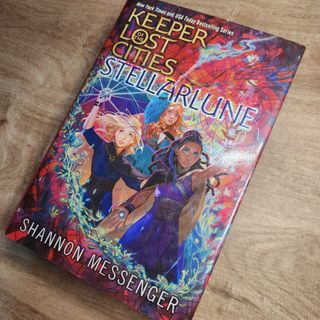 Pre-loved book, Keeper of the Lost Cities: Everblaze, Hobbies & Toys ...