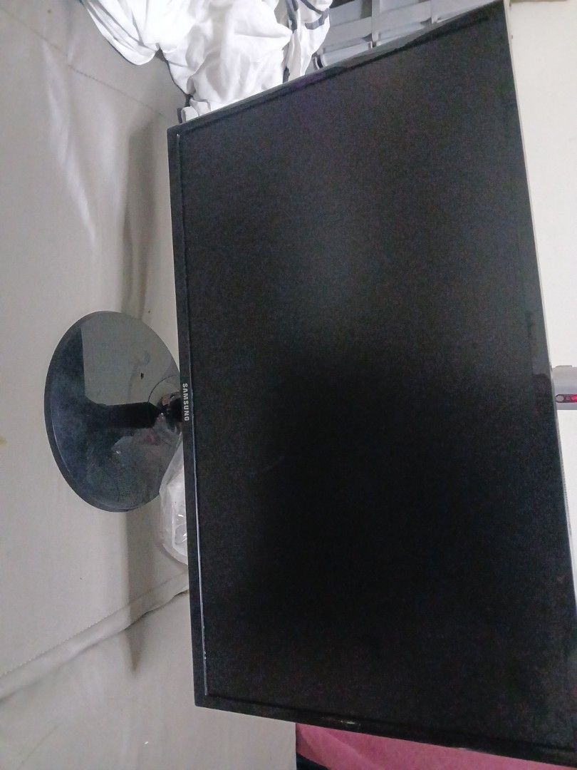 Samsung Computer Monitor, Computers & Tech, Desktops on Carousell