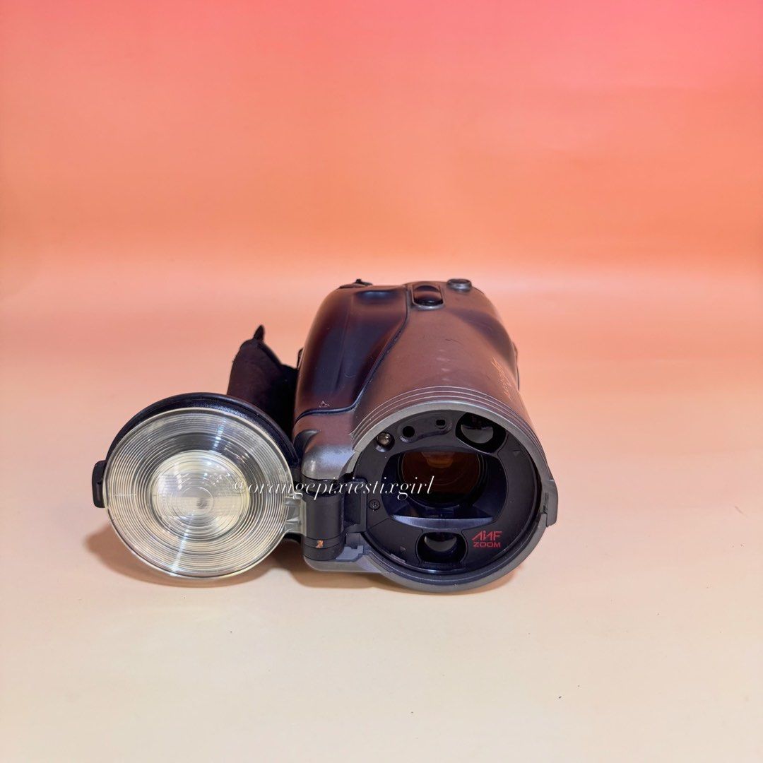 Canon Autoboy Jet 35mm Film Camera, Photography, Cameras on Carousell
