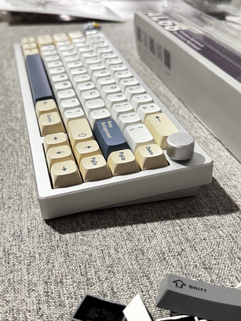 Yunzii Al68 Aluminum Mechanical Keyboard (Almost New) + XDA Soy Keycaps ...