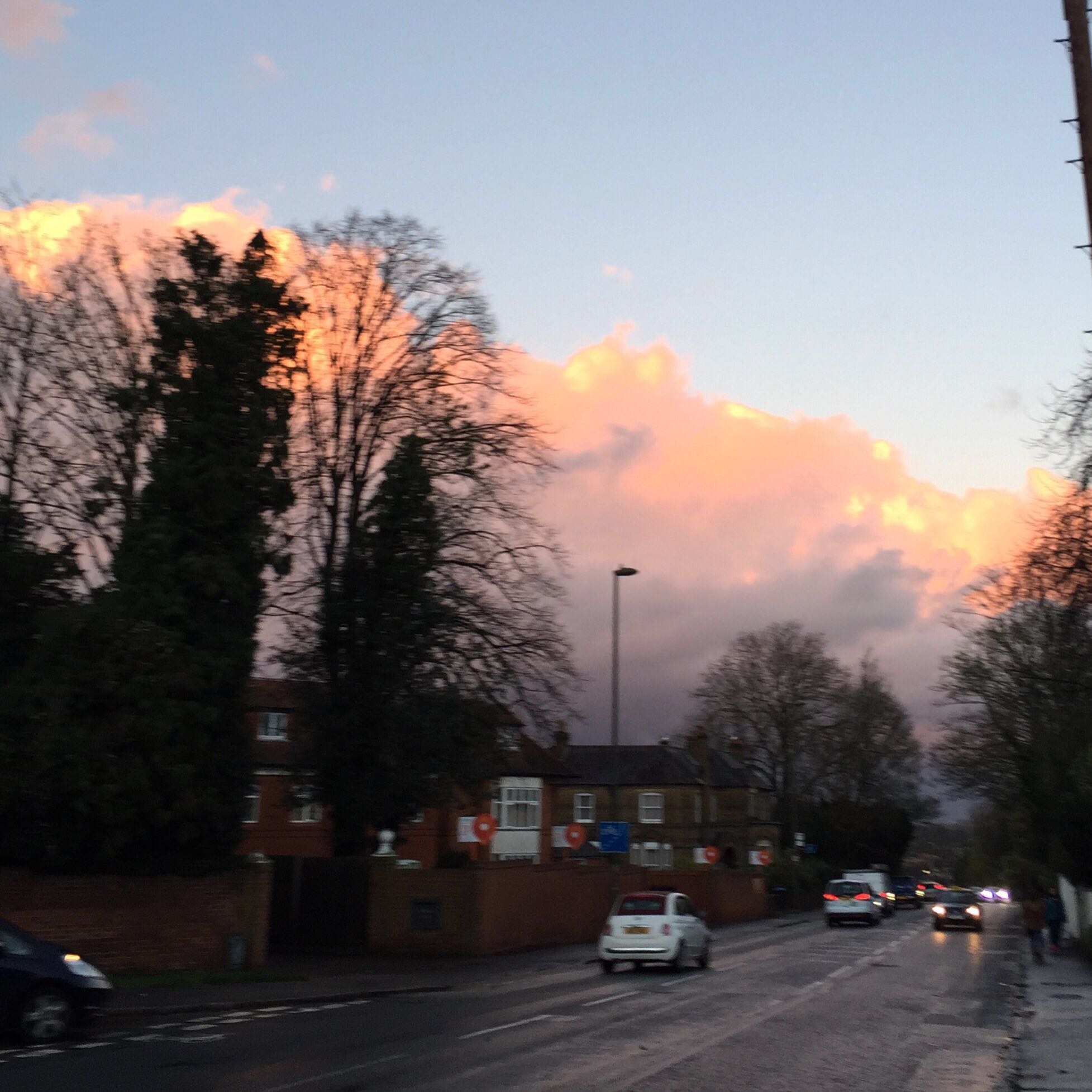 買賣全新或二手傢俬及家居用品