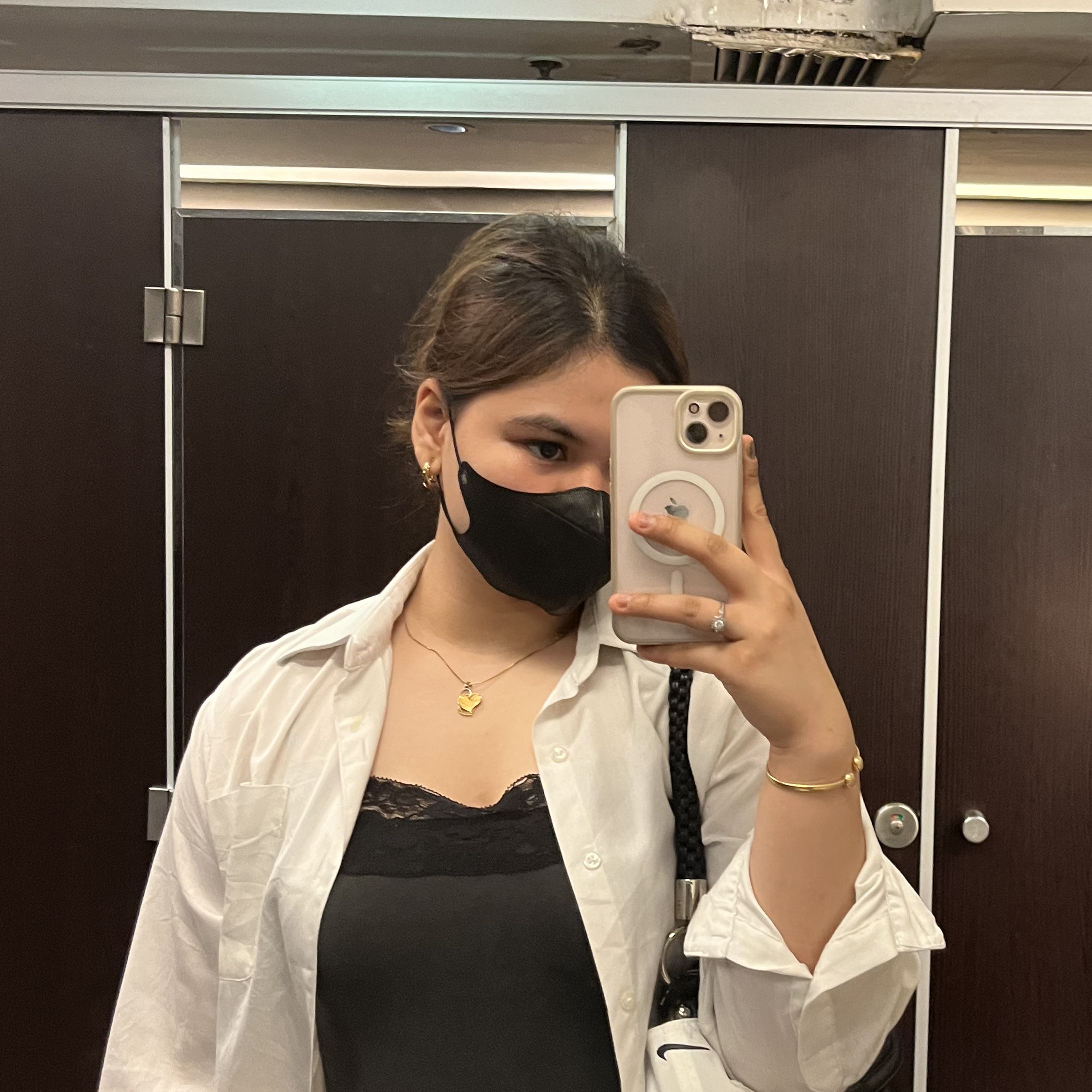 ange b's items for sale on Carousell