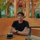 Barang Leonard Ravez dijual di Carousell